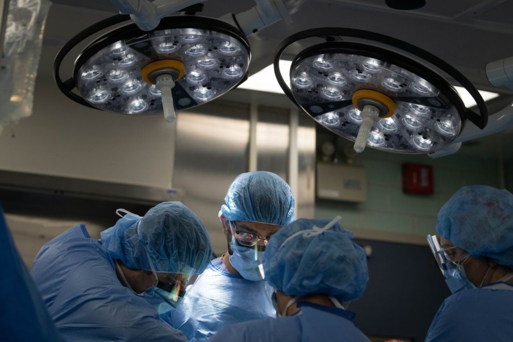 Dr. Harman Chaudhry - Hip and Knee Specialist